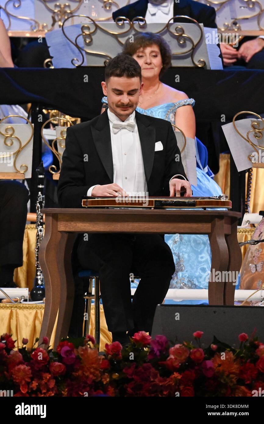 Musicians performs with his Johann Strauss Orchestra of André Rieu ...