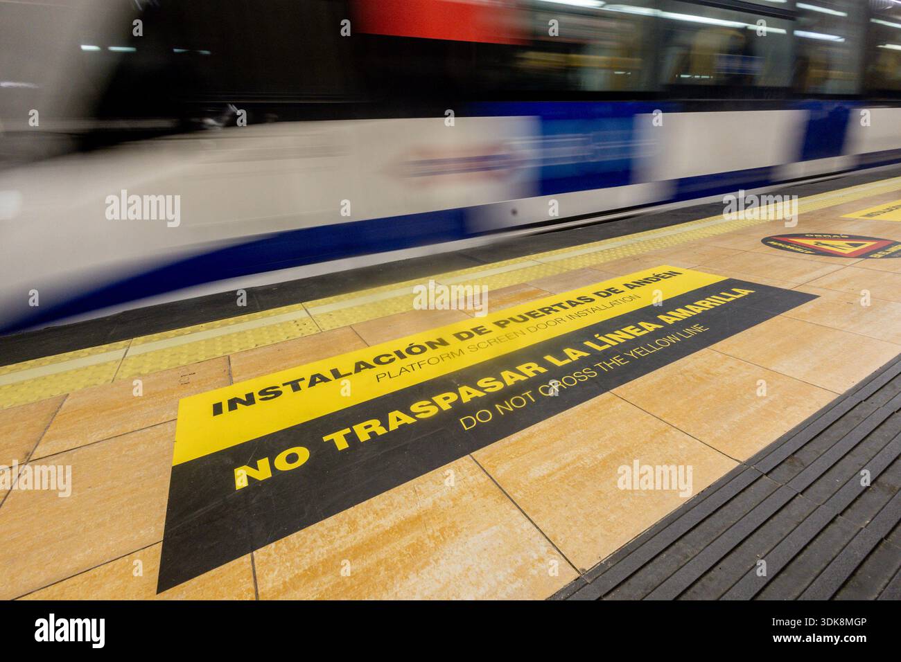 Stickers for the installation of platform doors on line 6 of the Madrid ...