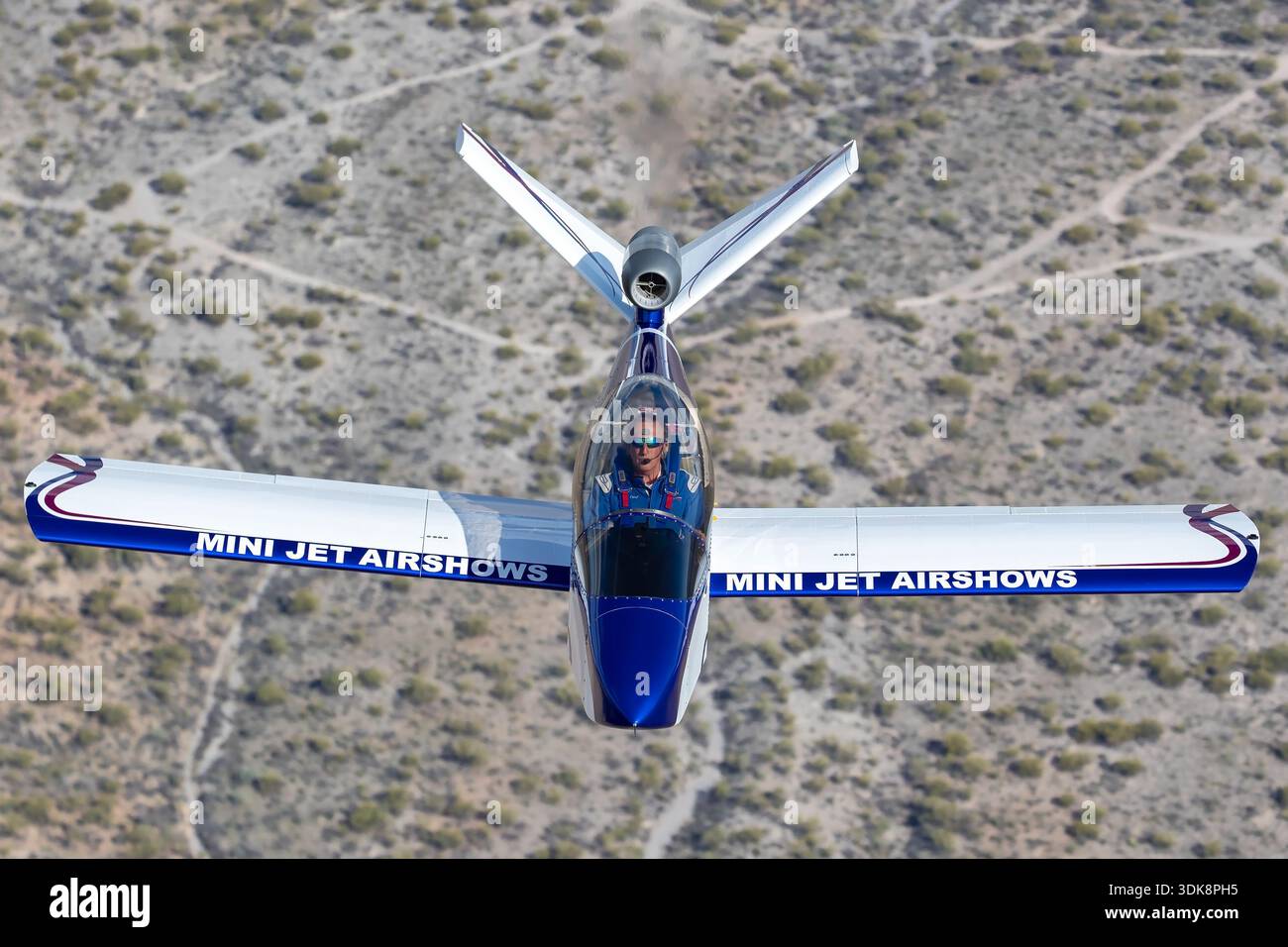 Lightweight aircraft civilian flight hi-res stock photography and ...