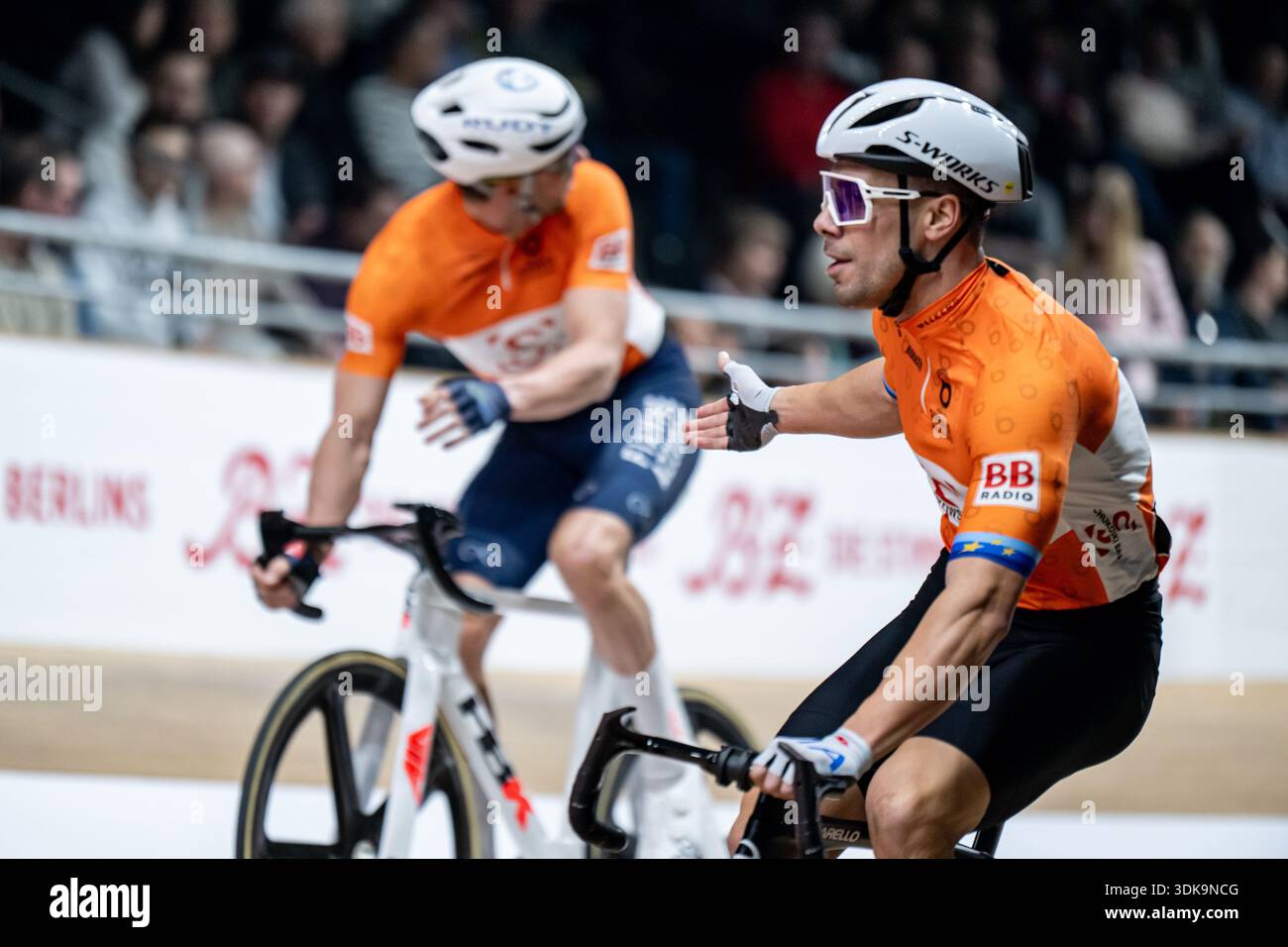 30 January 2026, Berlin: Cycling: Six-day race, Madison, endurance men ...