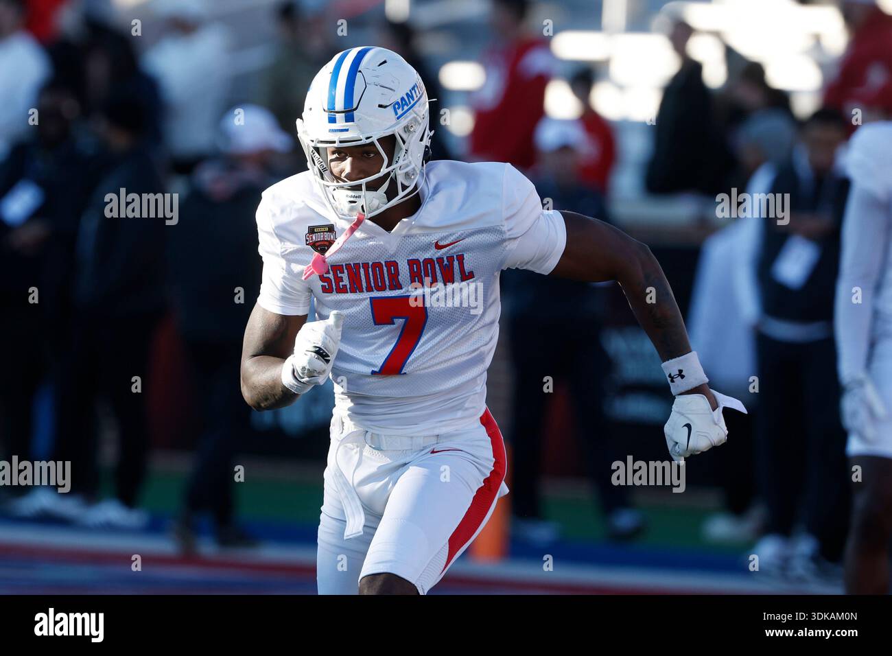 American Team wide receiver Ted Hurst (7), of Georgia State, runs ...