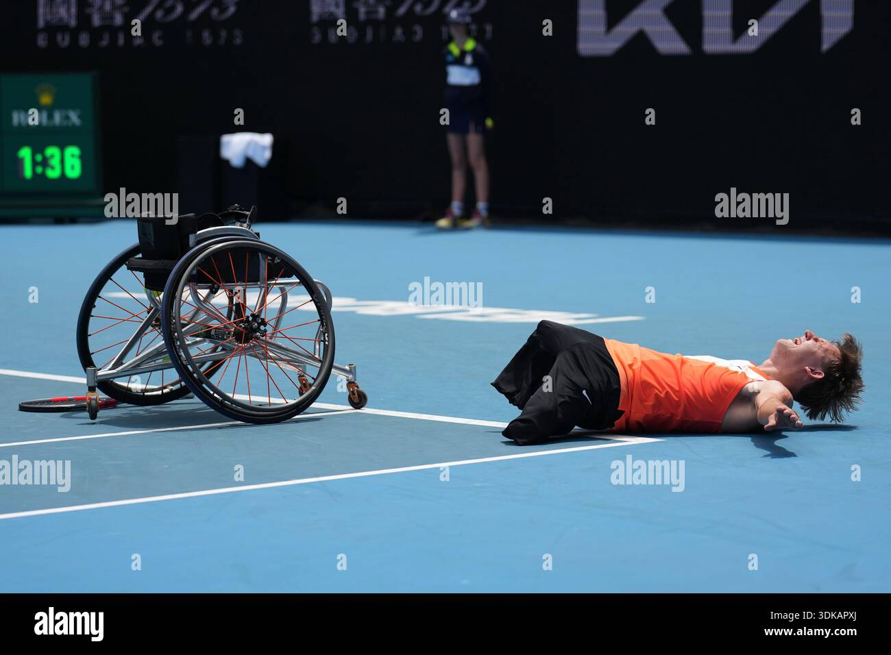 Niels Vink of the Netherlands reacts after defeating compatriot Sam ...