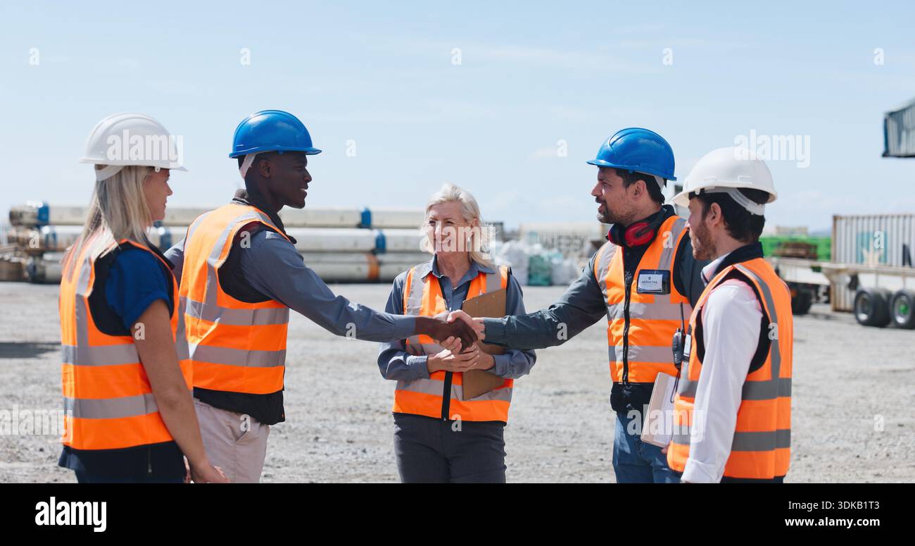 Handshake meeting thank logistics hi-res stock photography and images ...