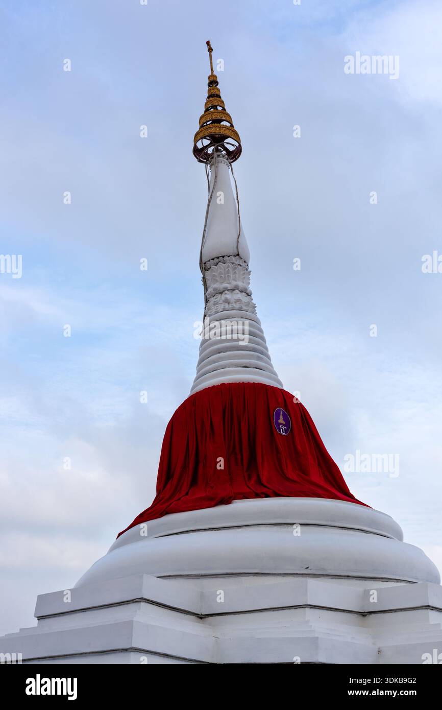 Phra chedi mu tao hi-res stock photography and images - Alamy