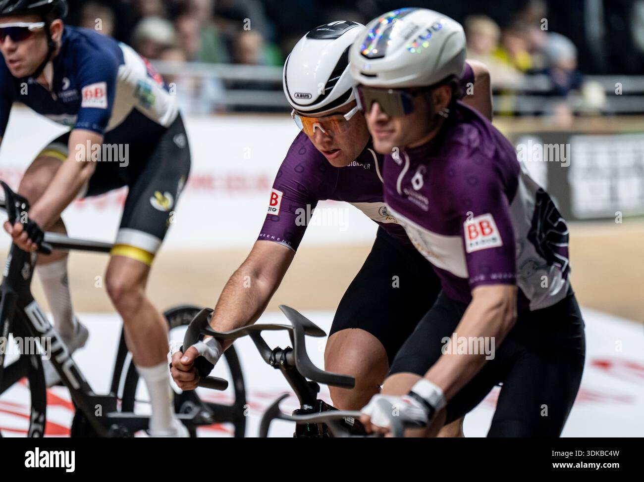 30 January 2026, Berlin: Cycling: Six-day race. in action. Photo ...