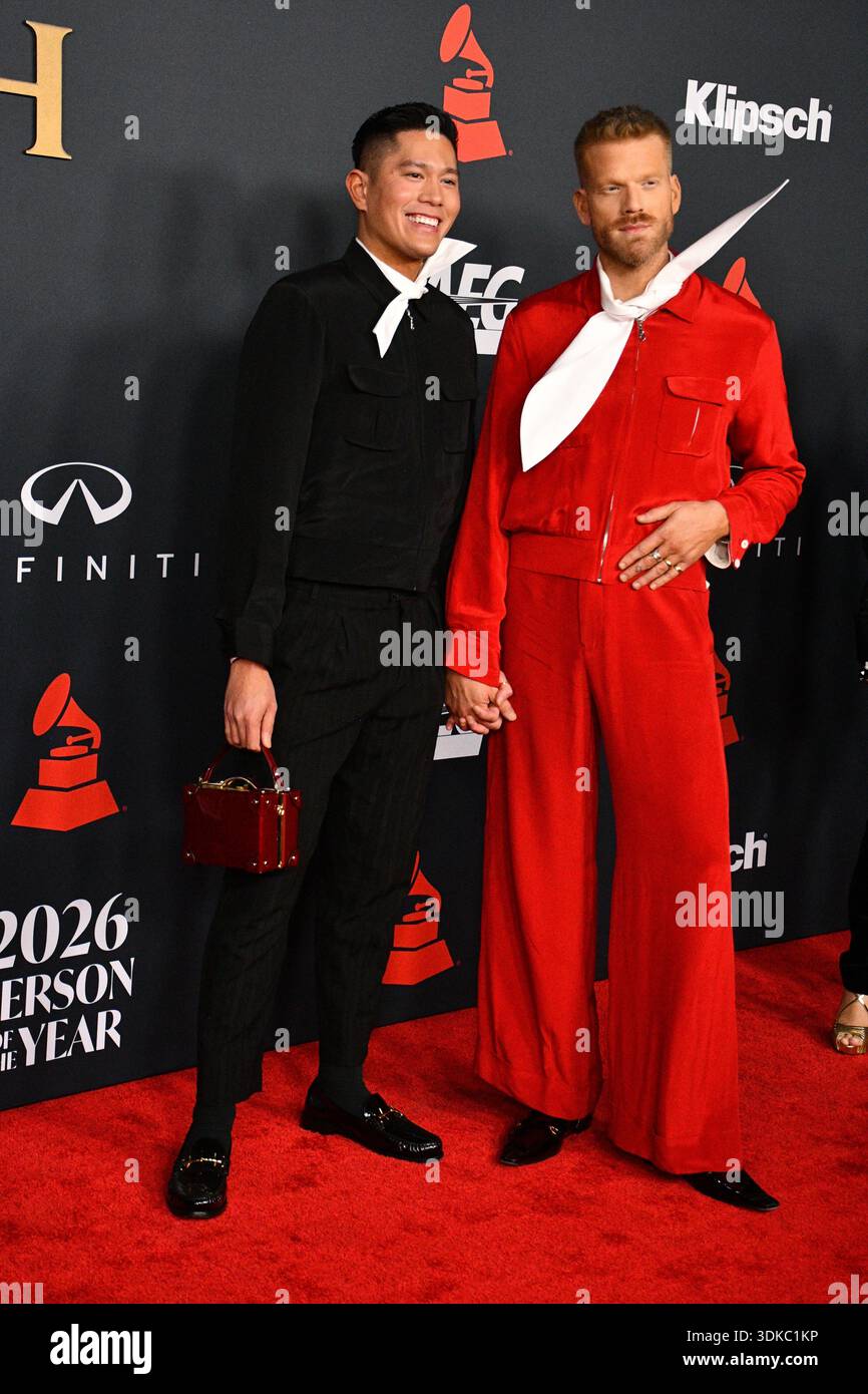L r mark hoying and scott hoying of pentatonix hi-res stock photography ...