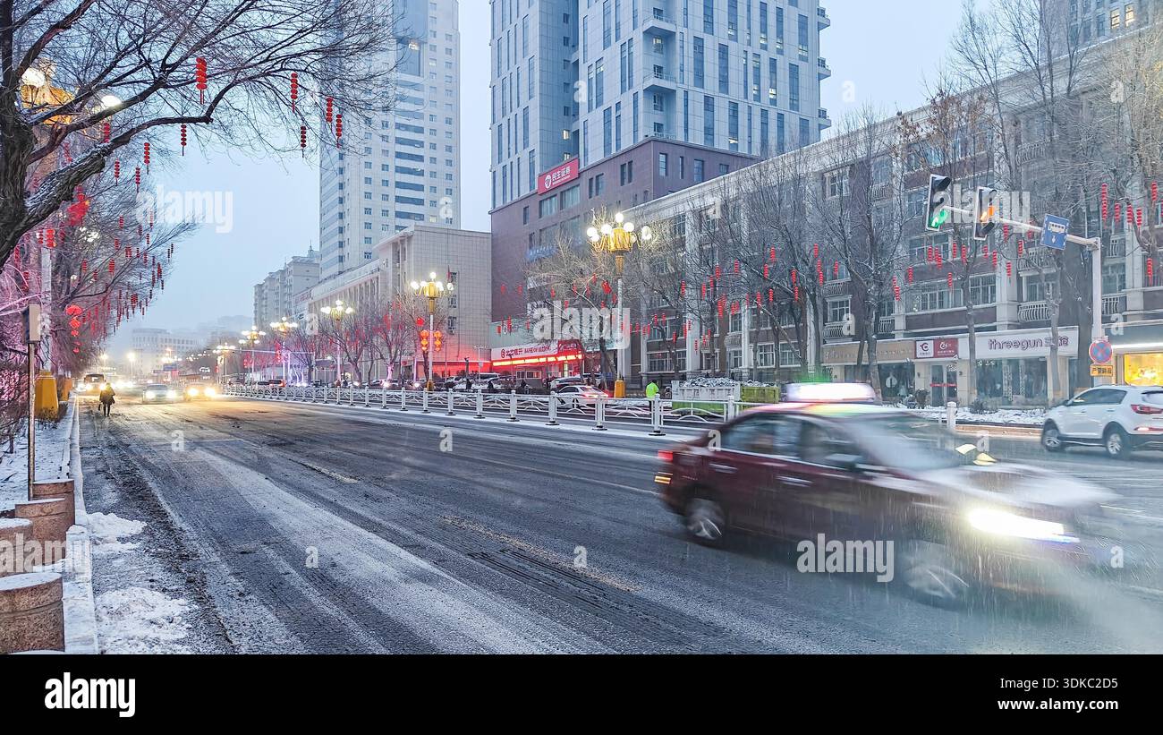 The snow-covered streets in Urumqi City, northwest China's Xinjiang ...