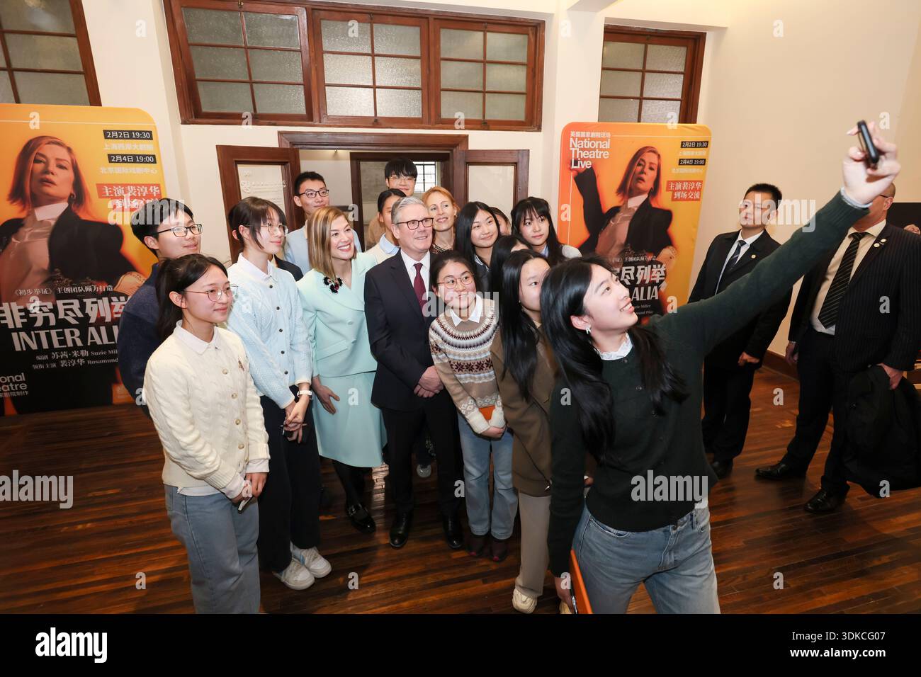 (260131) -- SHANGHAI, Jan. 31, 2026 (Xinhua) -- British Prime Minister ...