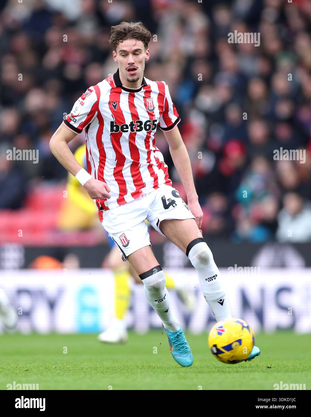Stoke City's Milan Smit battle for the ball during the Sky Bet ...