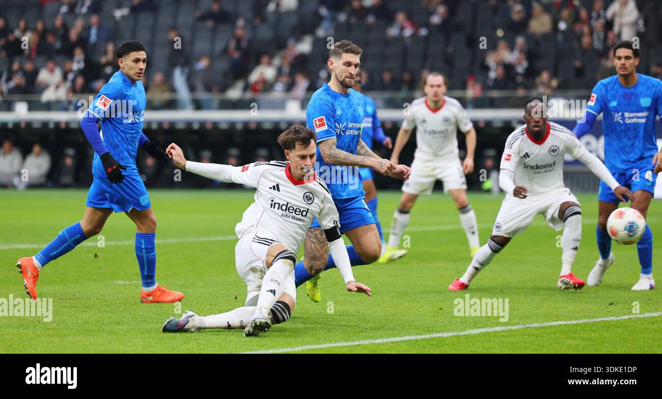 from left: Robin Koch, Robert Andrich (Leverkusen) Frankfurt, January ...