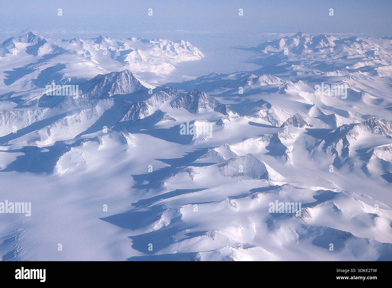 Antarctica research stations hi-res stock photography and images - Alamy