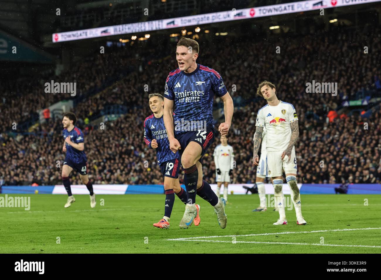Viktor Gyokeres of Arsenal celebrates his goal to make it 0-3 during ...