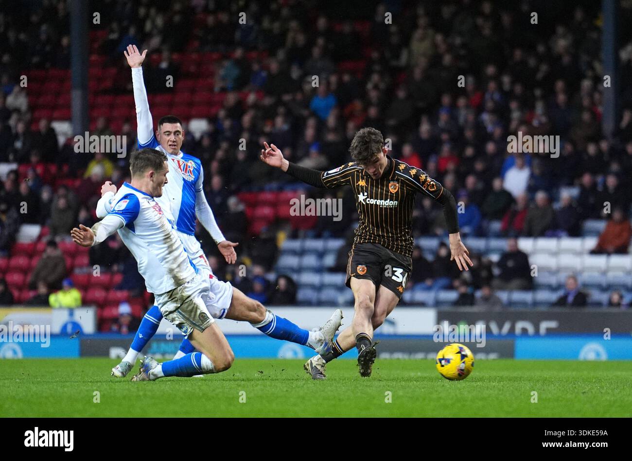 Hull City's Lewis Koumas scores their side's first goal of the game ...