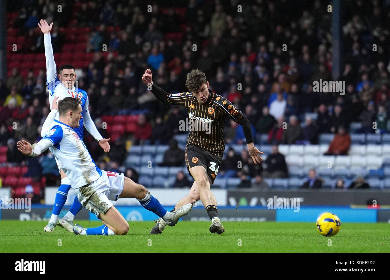 Hull City's Lewis Koumas scores their side's first goal of the game ...