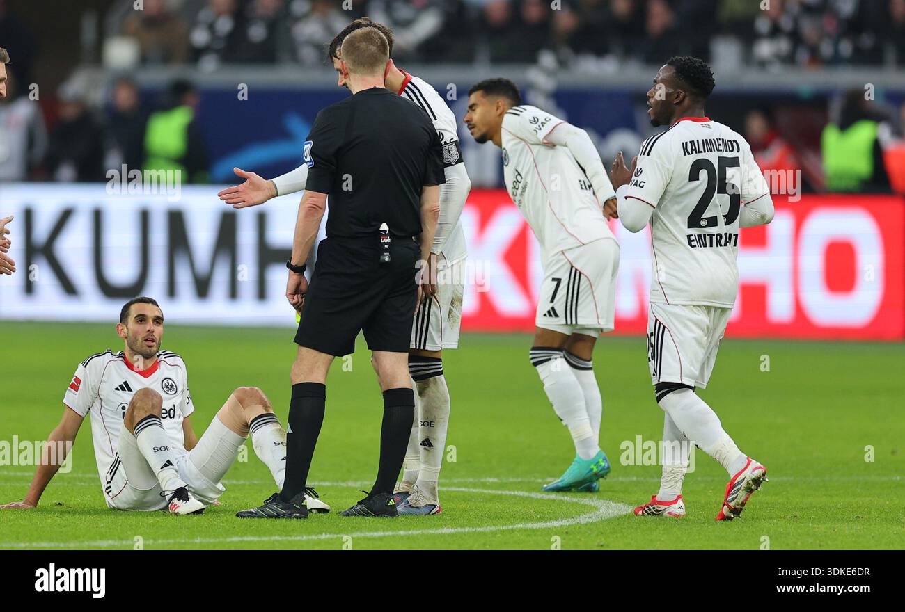 From left: Ellyes Skhiri (Frankfurt), referee Robert Schroeder, Ansgar ...