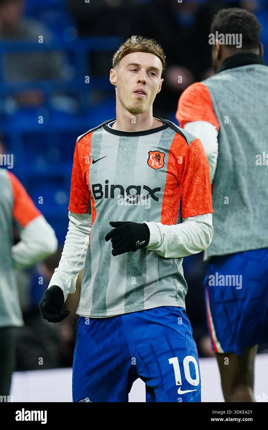 Cole Palmer of Chelsea warming up prior to the Chelsea v West Ham ...