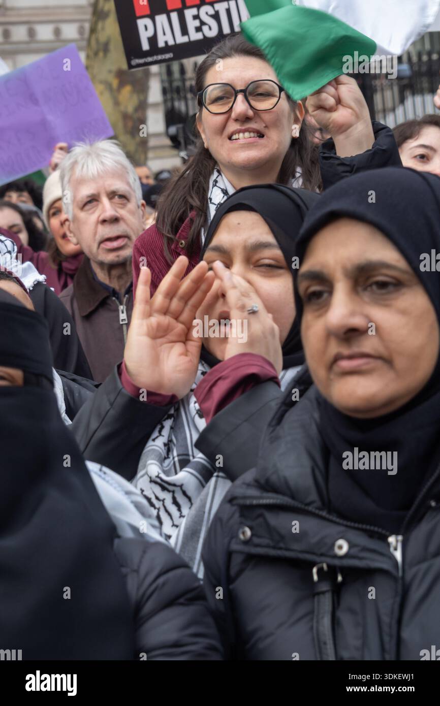 London, UK. 31 Jan 2026. Around a hundred thousand people including ...