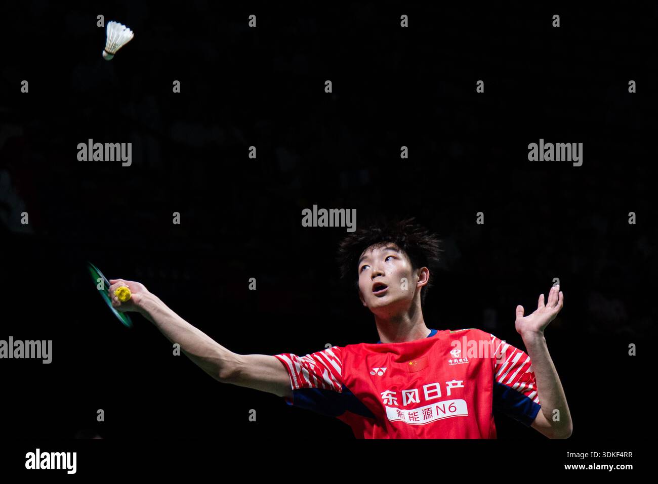 Zhu Xuan Chen of China plays against Panitchaphon Teeraratsakul of ...