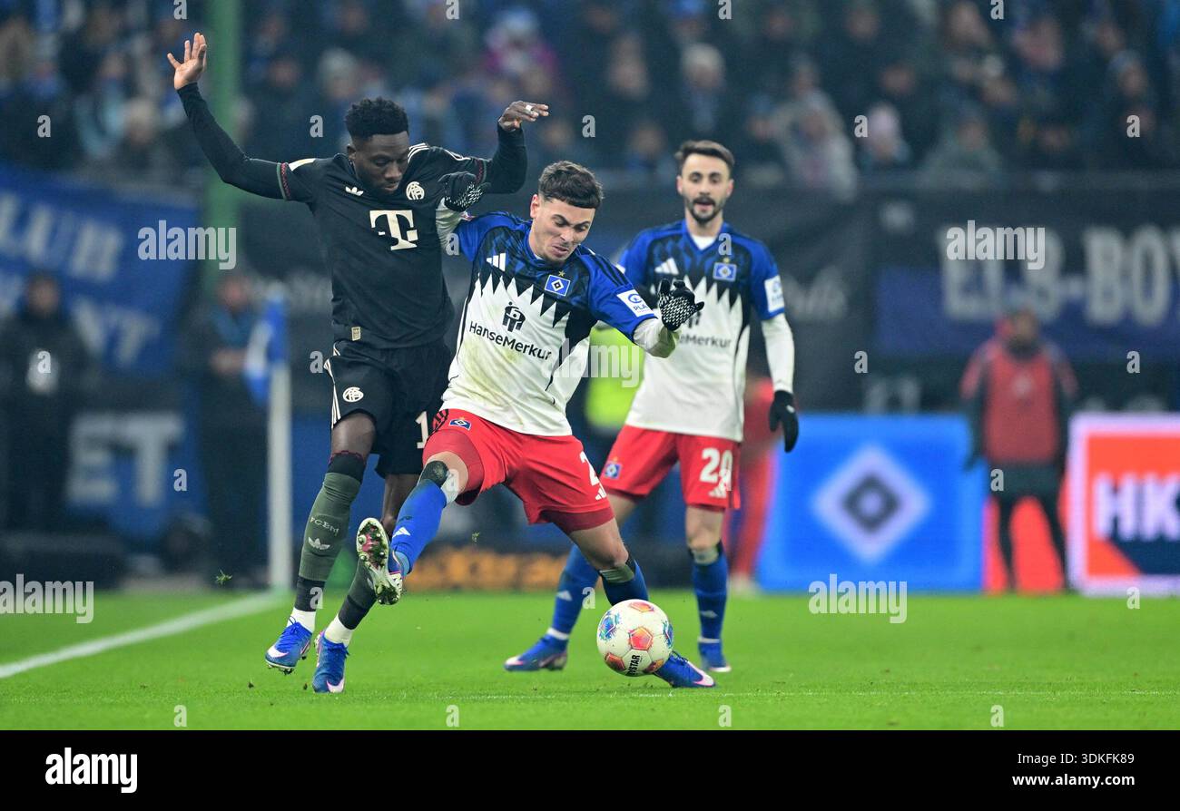 from left: Alphonso Davies, William Mikelbrencis (HSV Hamburg) Hamburg ...