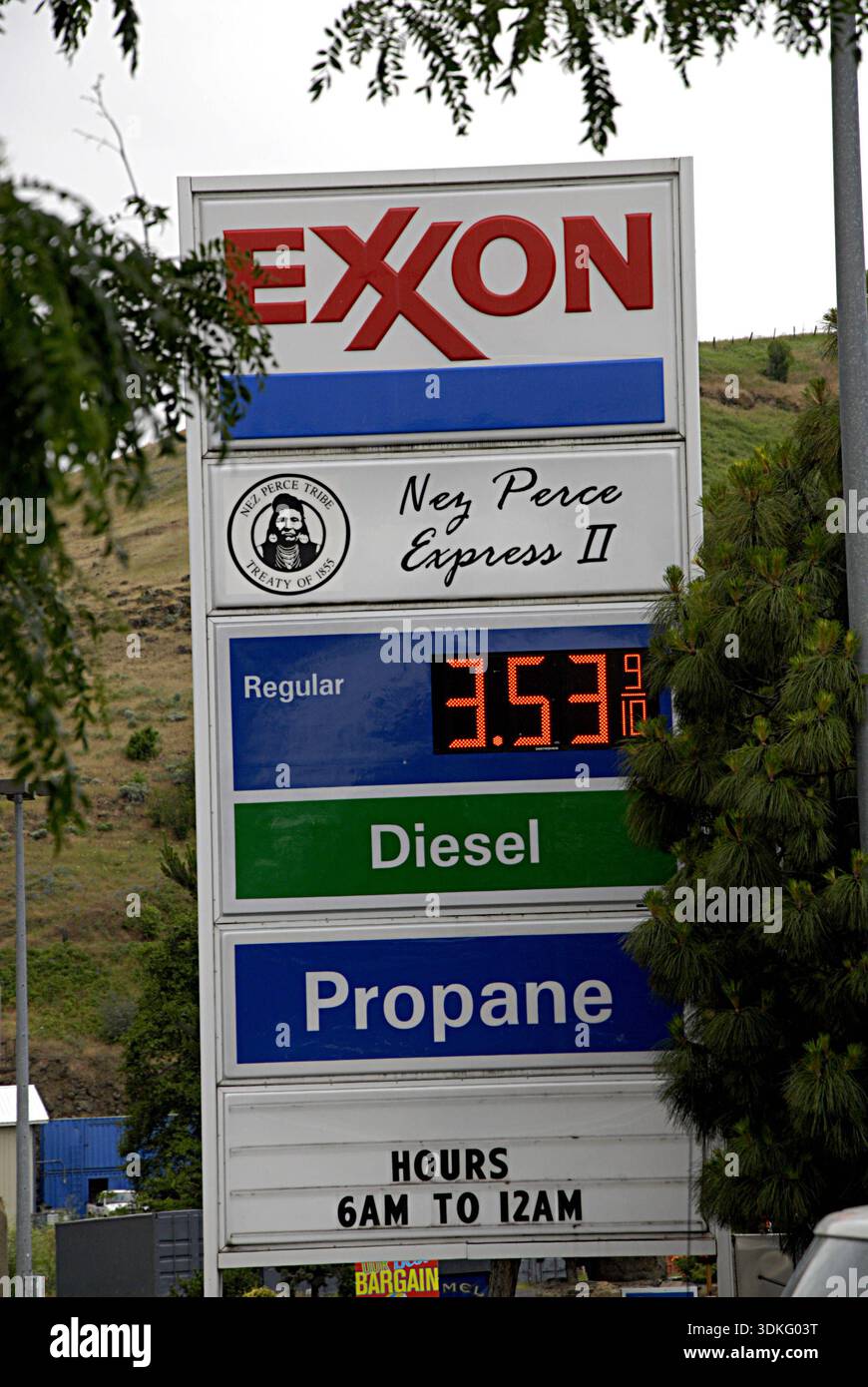 LEWISTON/IDAHO /USA- Exxon gasoline station 03 june 2014 Stock Photo ...