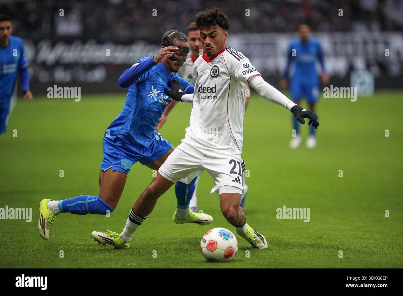 Nathaniel Brown (Eintracht Frankfurt, #21) and Arthur (Bayer 04 ...