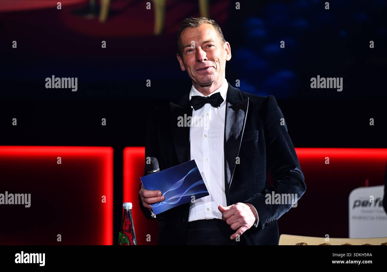31 January 2026, Bavaria, Munich: Presenter Markus Othmer hosts the ...
