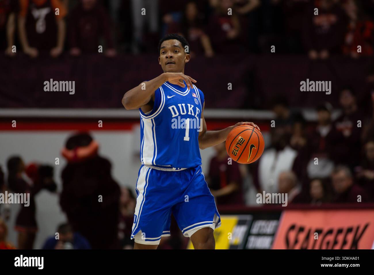 Duke Blue Devils guard Caleb Foster (1) runs the offense at Cassell ...