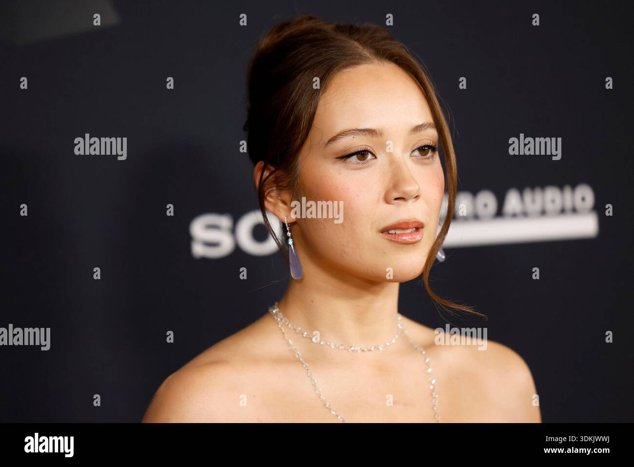 Los Angeles, Ca. 31st Jan, 2026. Laufey arrives on the red carpet for ...