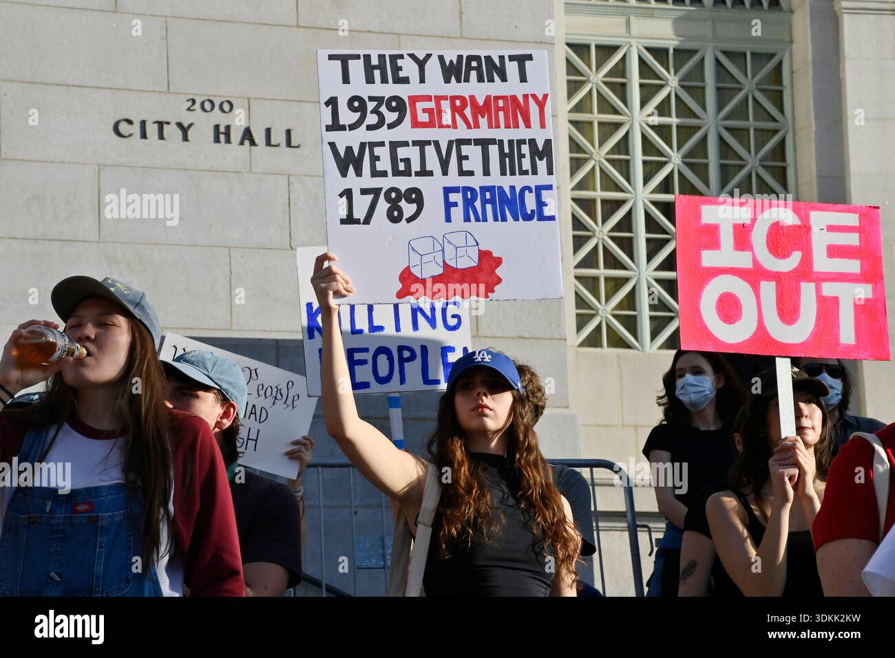 Hundreds gather for the "Ice Out of Everywhere" protest at City Hall in ...