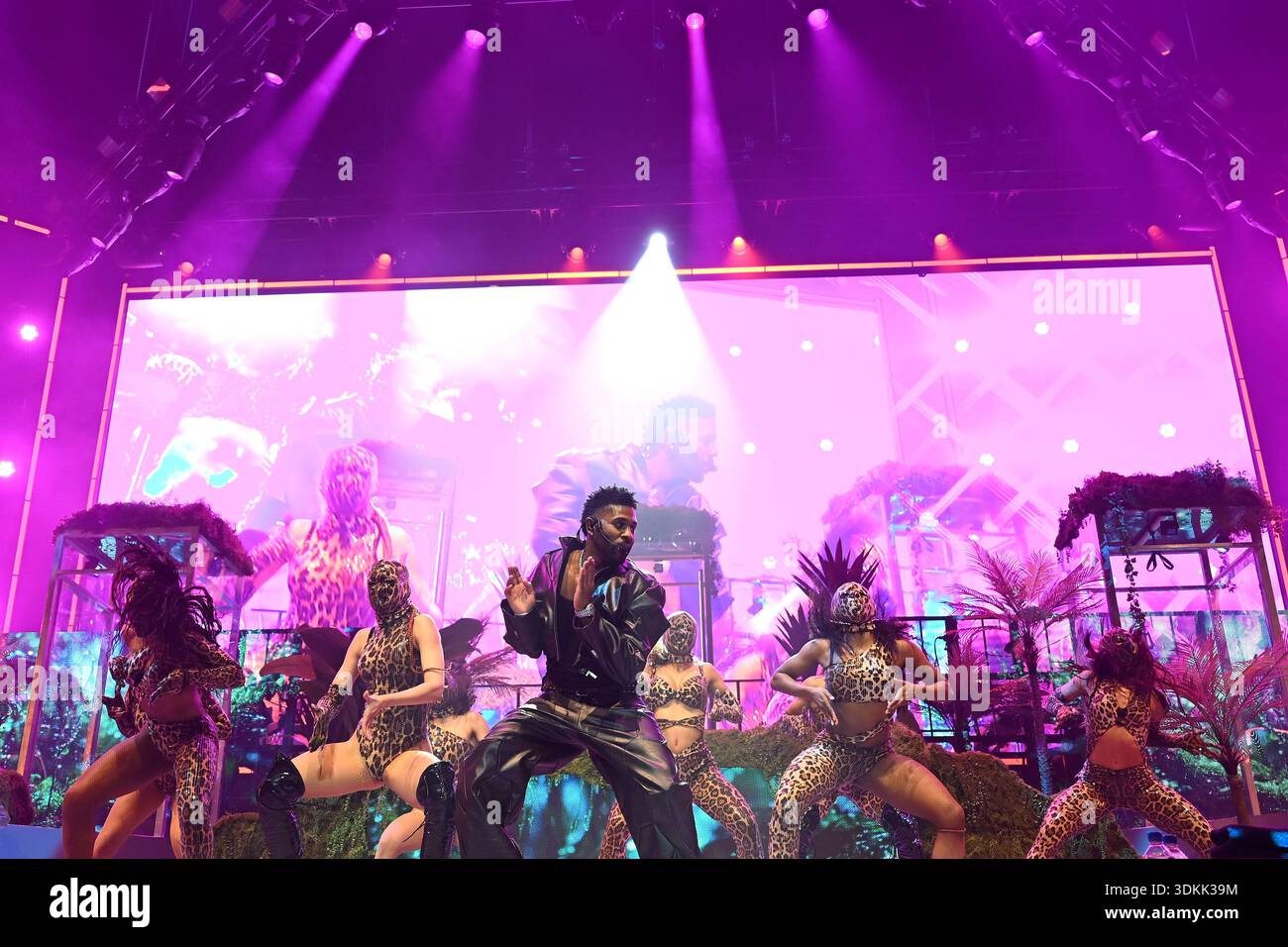 LONDON, ENGLAND - JANUARY 31: Jason Derulo performing at O2 Arena ...