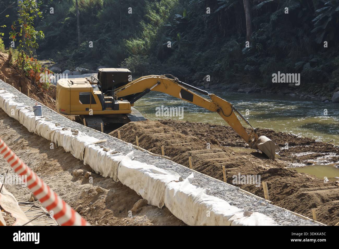 Yellow river control project site hi-res stock photography and images ...