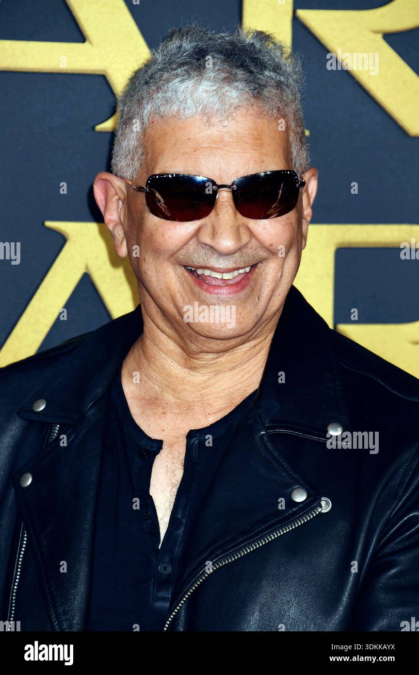 Pat Smear von den Foo Fighters bei der MusiCares Person of the Year ...