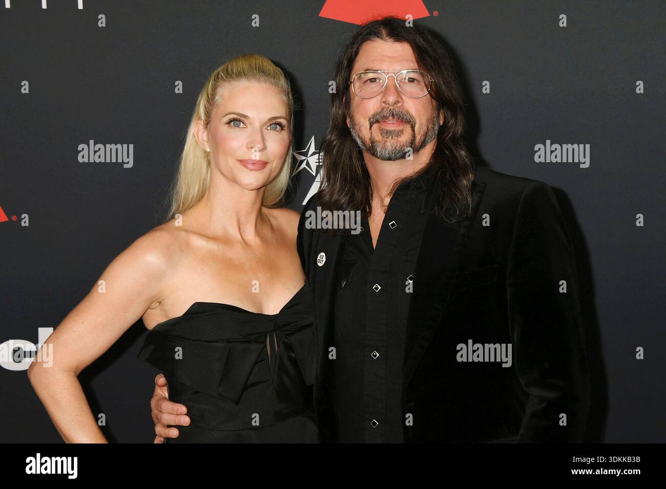 Jordyn Blum mit Ehemann Dave Grohl bei der MusiCares Person of the Year ...