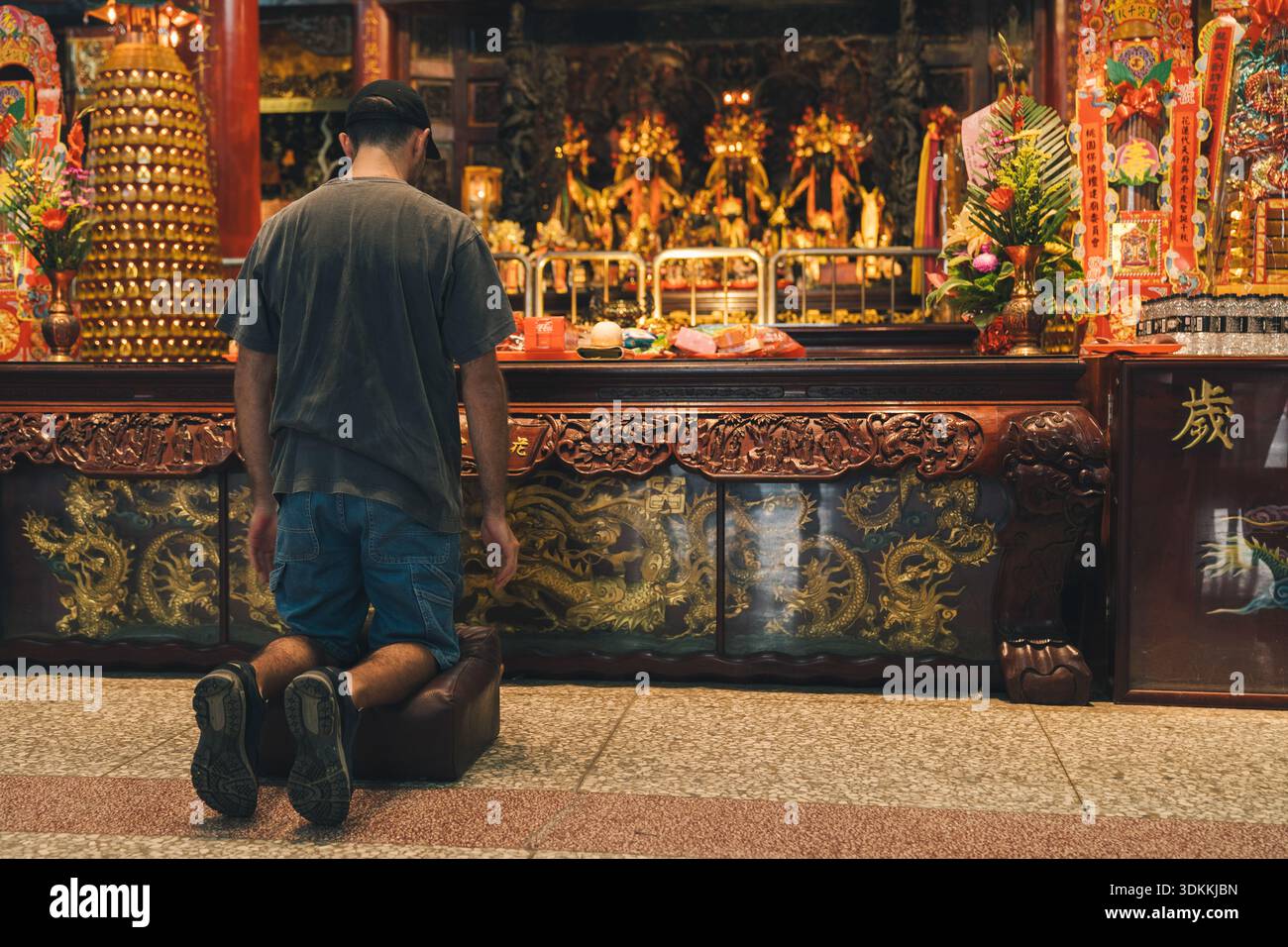 Temple altar decor hi-res stock photography and images - Alamy