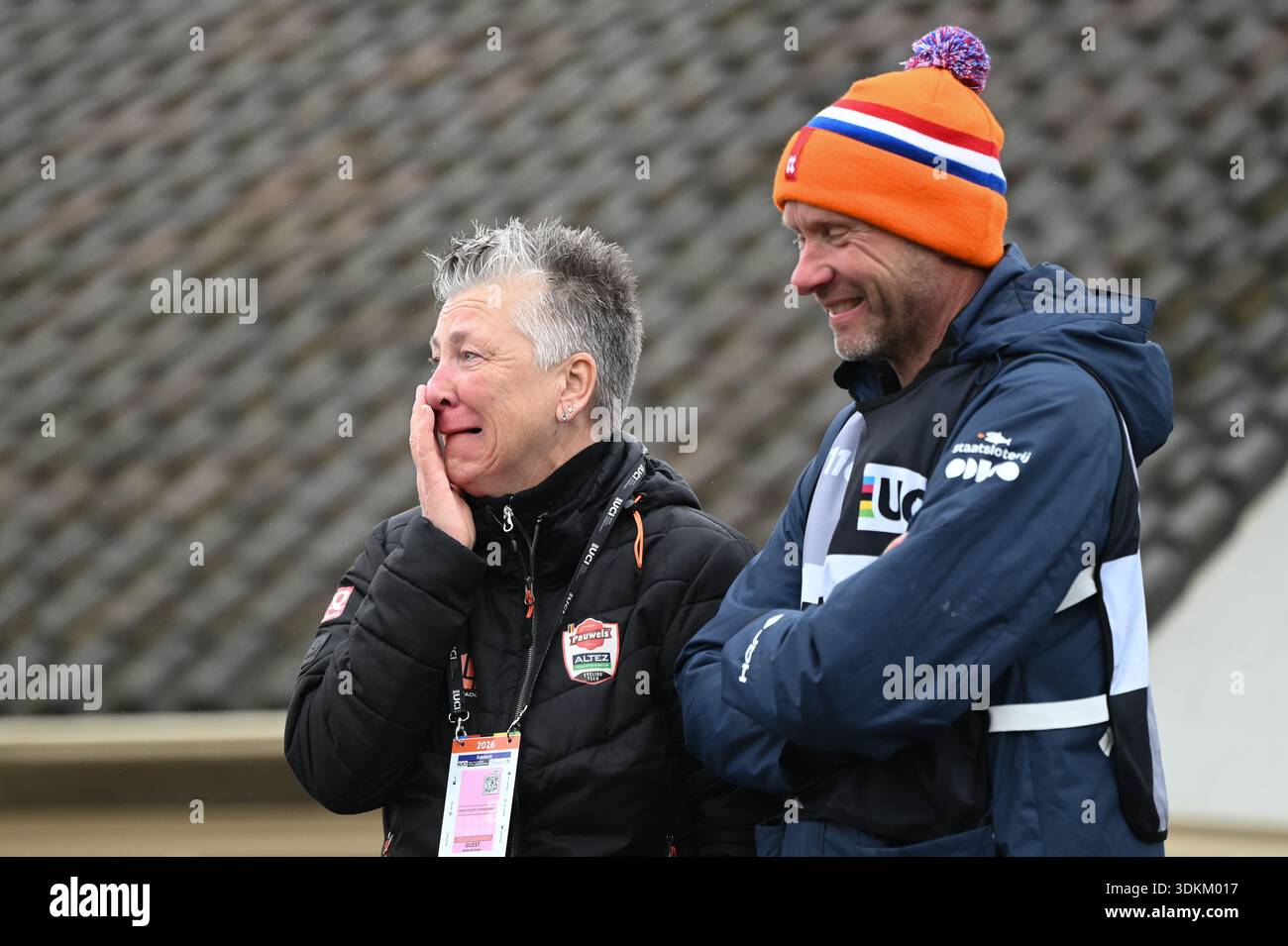 Dutch Leonie Bentveld 's mother and Dutch coach Gerben De Knegt ...
