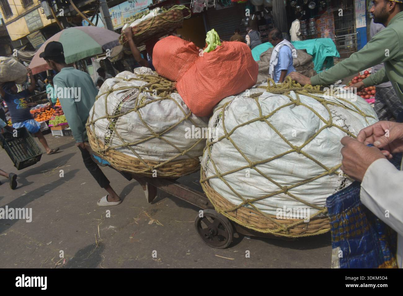 Market scenario during the Financial Budget of India in Kolkata. (Photo ...
