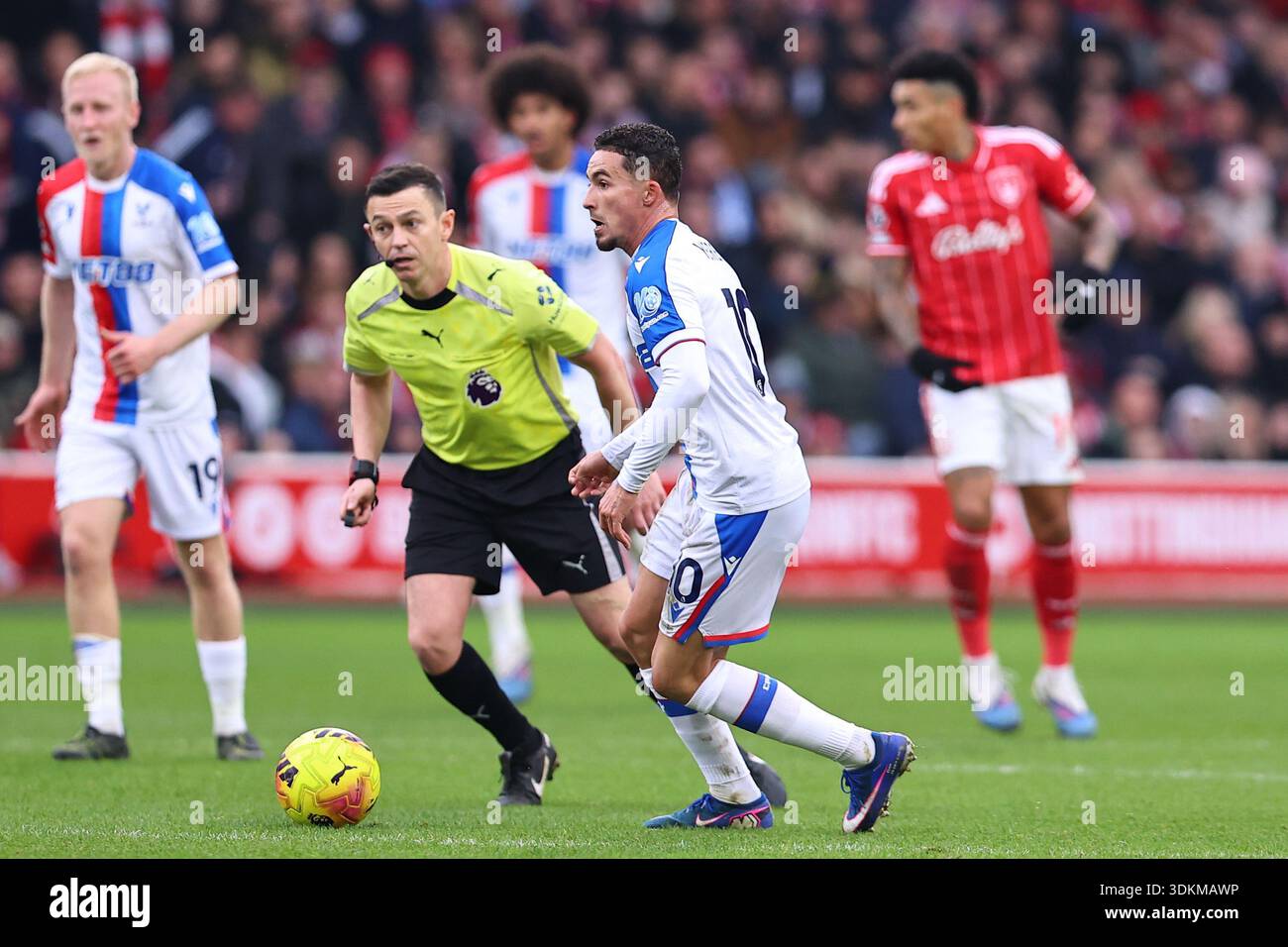 Yeremy Pino of Crystal Palace looks for options during the Nottingham ...