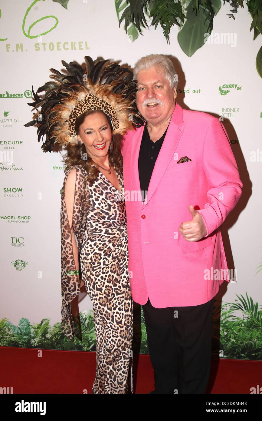 Berlin, 23..01.2026 Klaus Baumgart mit Ehefrau at Julian F. M. Stoeckel ...