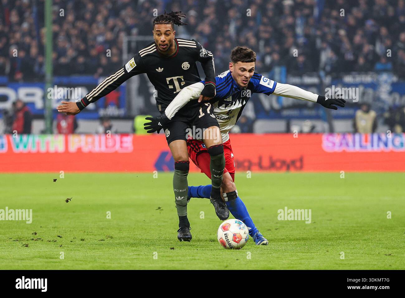 Michael Olise (Bayern Munich) against William Mikelbrencis (Hamburg ...