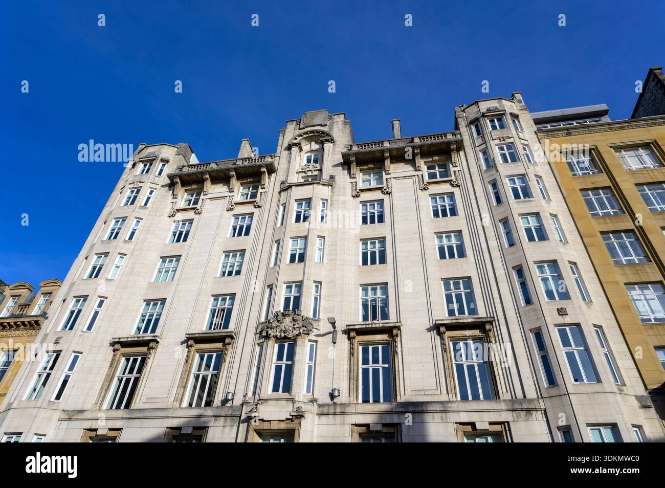 Office building featuring 1930s Art Deco Architecture, 80 St Vincent ...