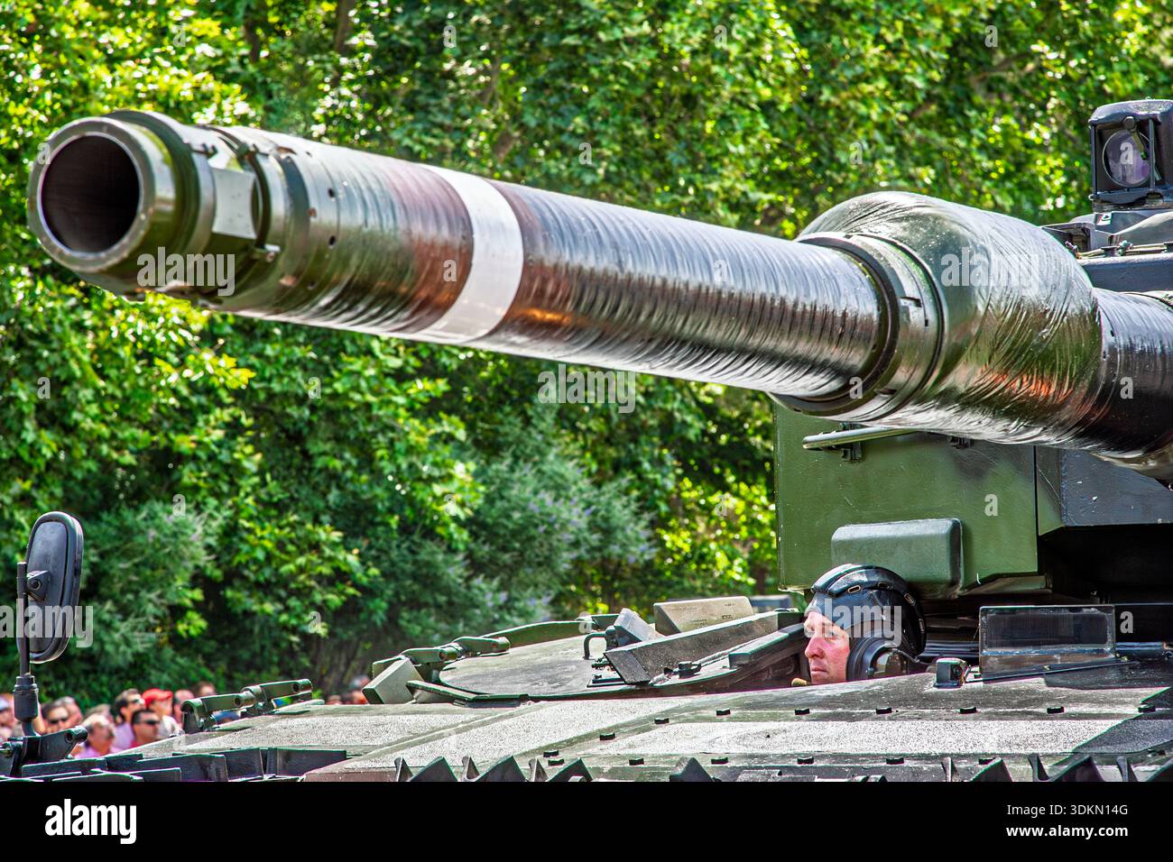 Detail of a Leopard 2E4 main battle tank's 120 mm Rheinmetall L44 gun ...