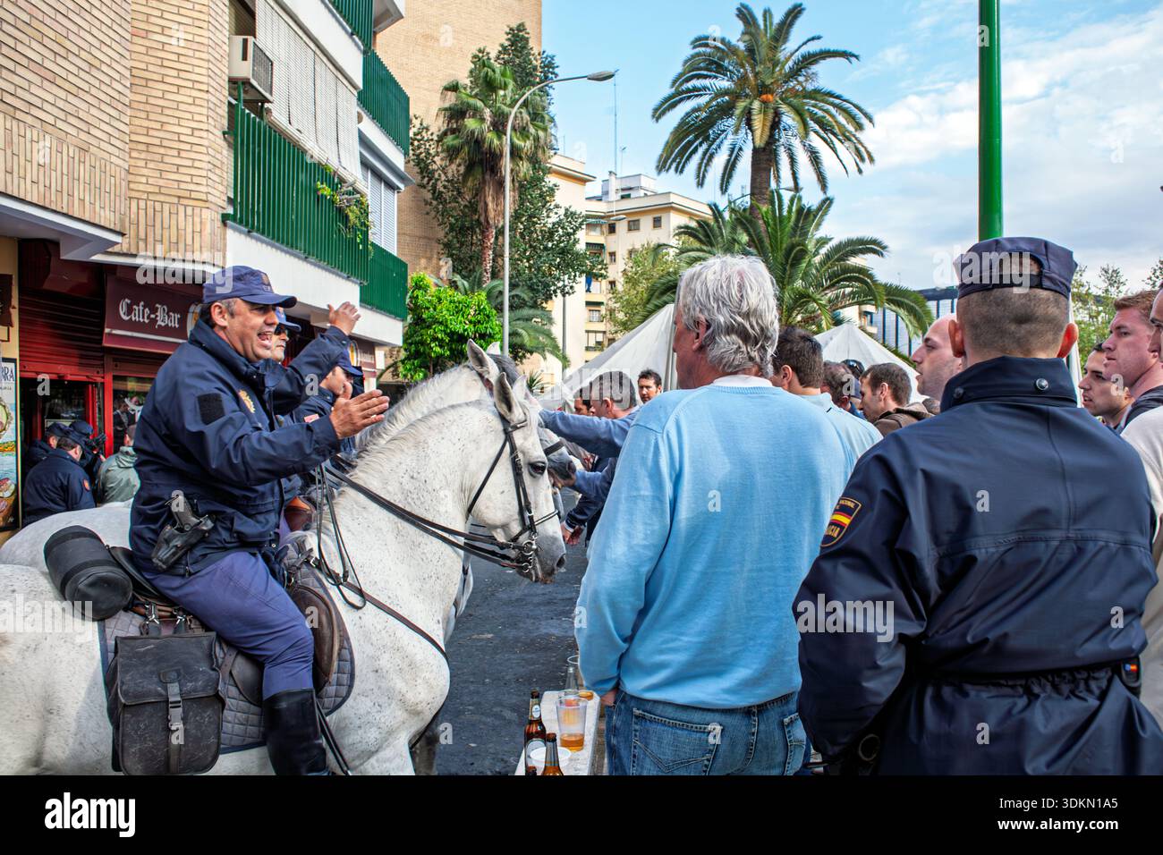 Mounted police near stadium hi-res stock photography and images - Alamy