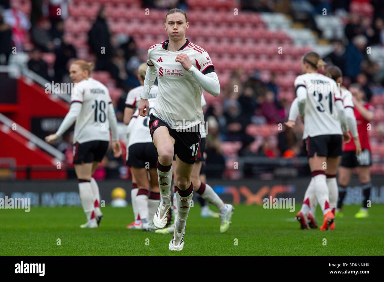 Jenna Clark (17 Liverpool) runs out of the huddle. Manchester United v ...