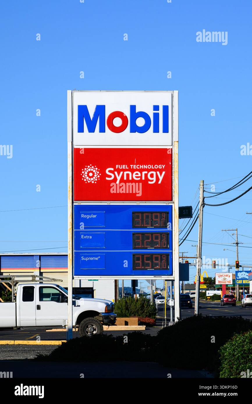 Mobile oil sign hi-res stock photography and images - Alamy