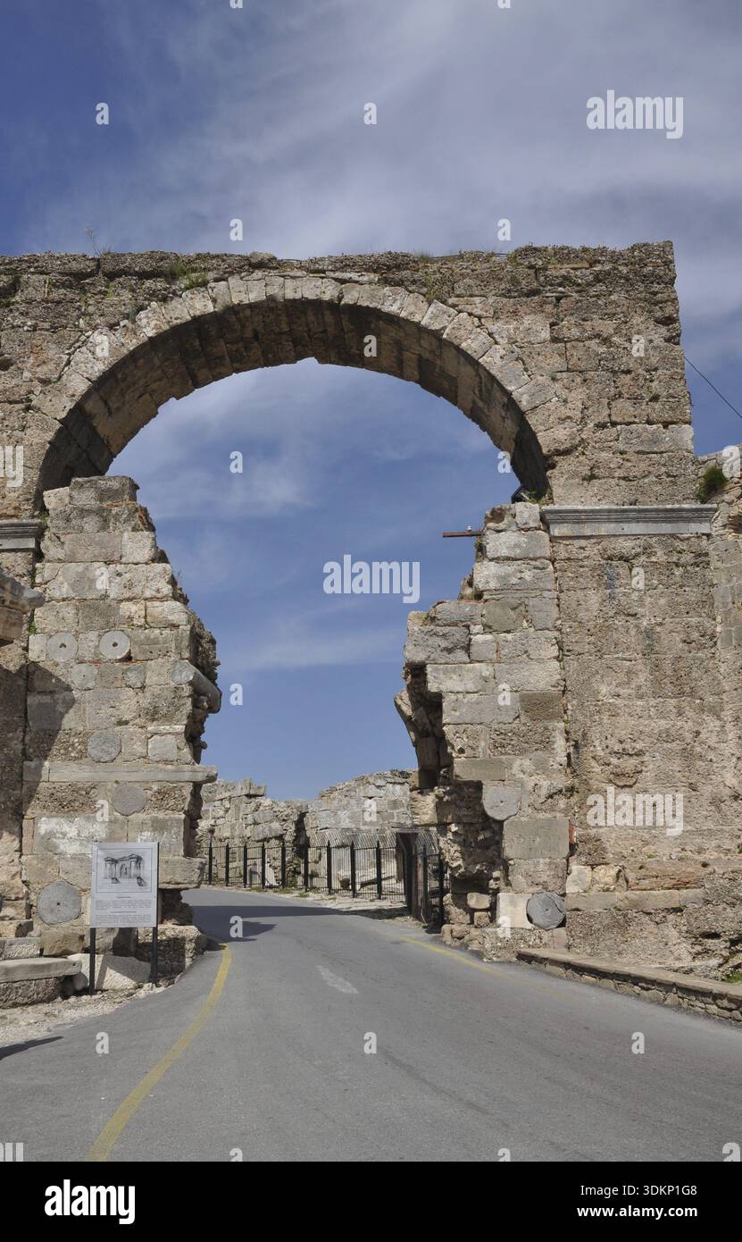 Side, gate, city gate, archway, road, Turkey, Turkish Riviera, ancient ...