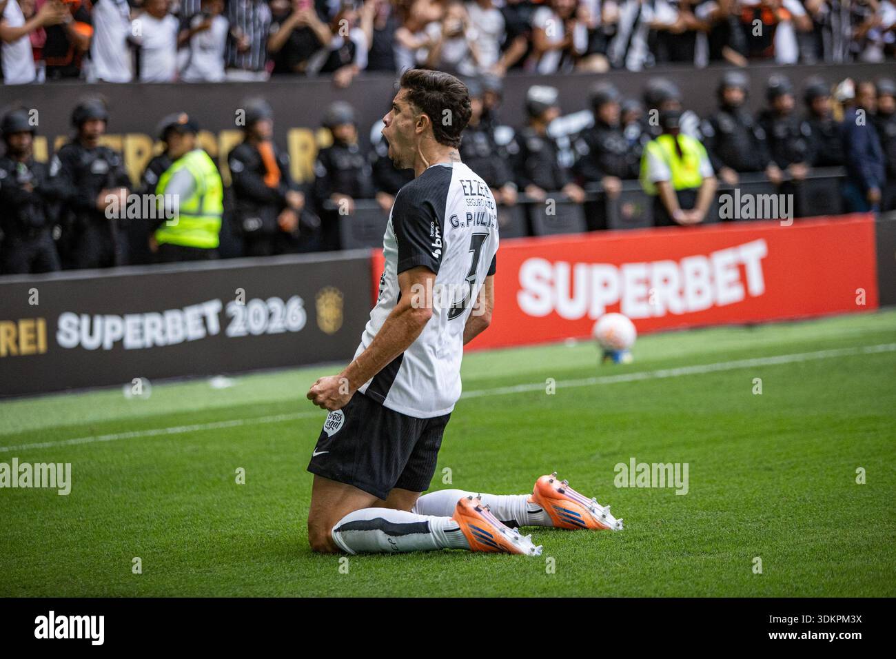 Gabriel Paulista of Corinthians scores during the Supercopa Rei final ...