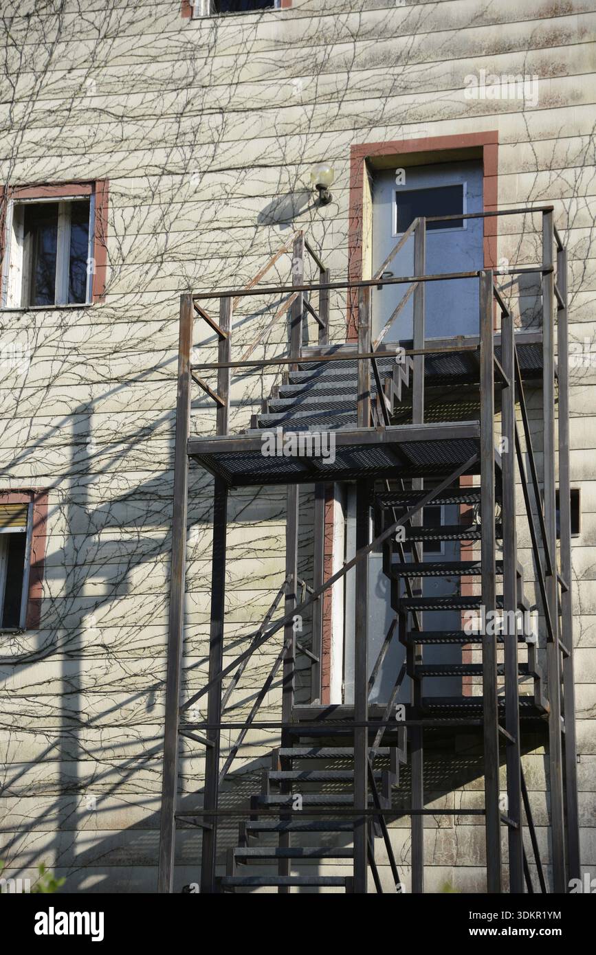 Escape staircase, staircase, external staircase, fire escape, house ...