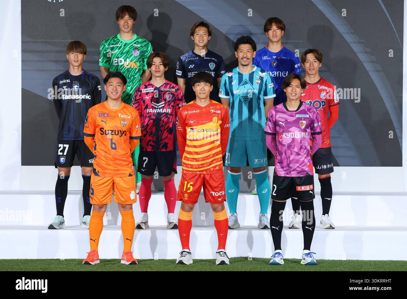 Tokyo, Japan. 2nd Feb, 2026. (T L-R) Keisuke Osako (Sanfrecce), Yuji ...