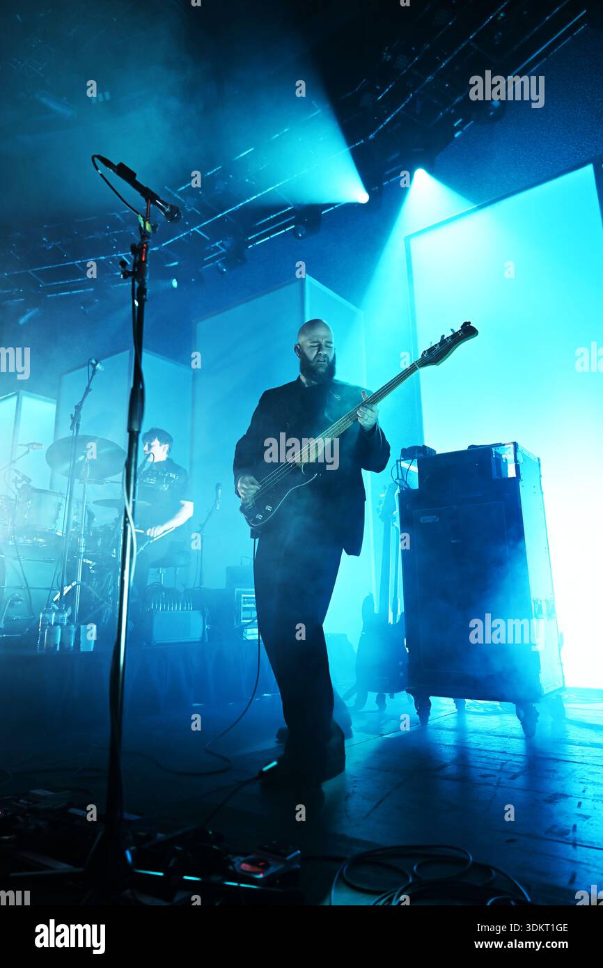 LONDON, ENGLAND - FEBRUARY 01: Charles Cave of ‘White Lies’ performing ...