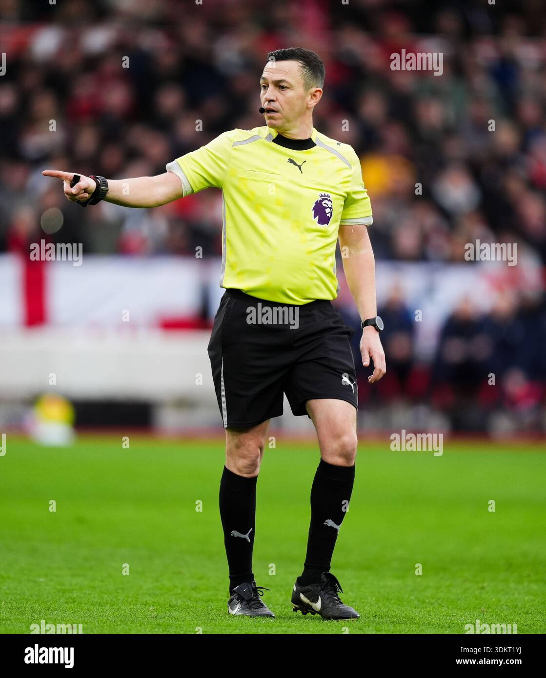 Referee Tony Harrington during the Premier League match at the City ...
